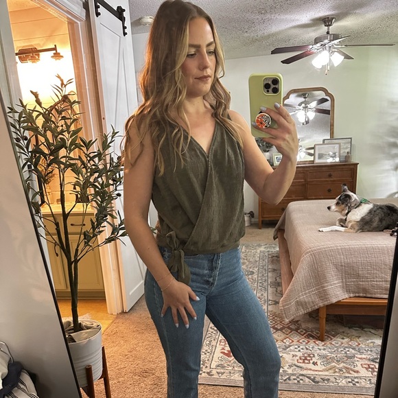 Universal Thread | Tops | Universal Thread Tank Xs | Poshmark